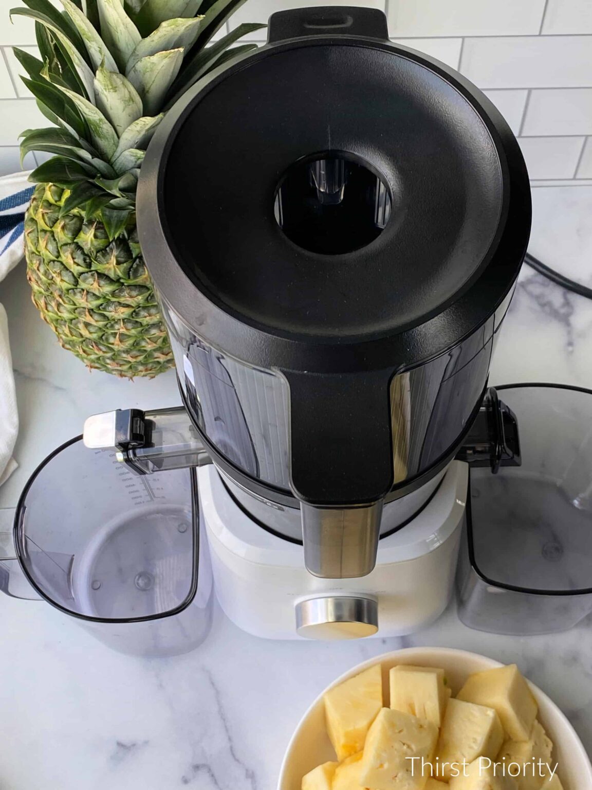 How to Juice a Pineapple (Homemade Juicing Recipe)
