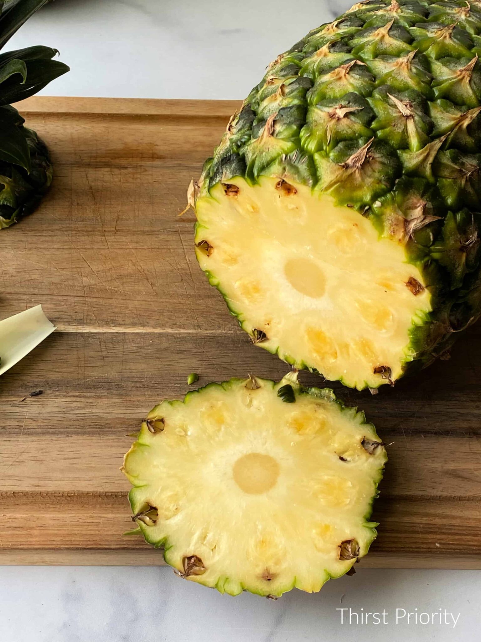 How to Juice a Pineapple (Homemade Juicing Recipe)