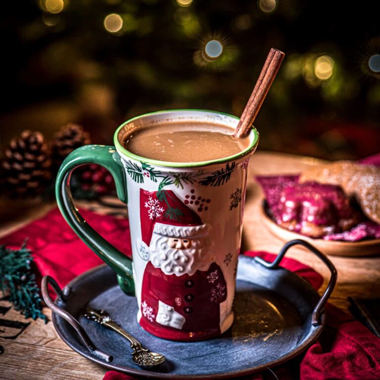 20+ Best Christmas Rum Drinks for the Holiday Season