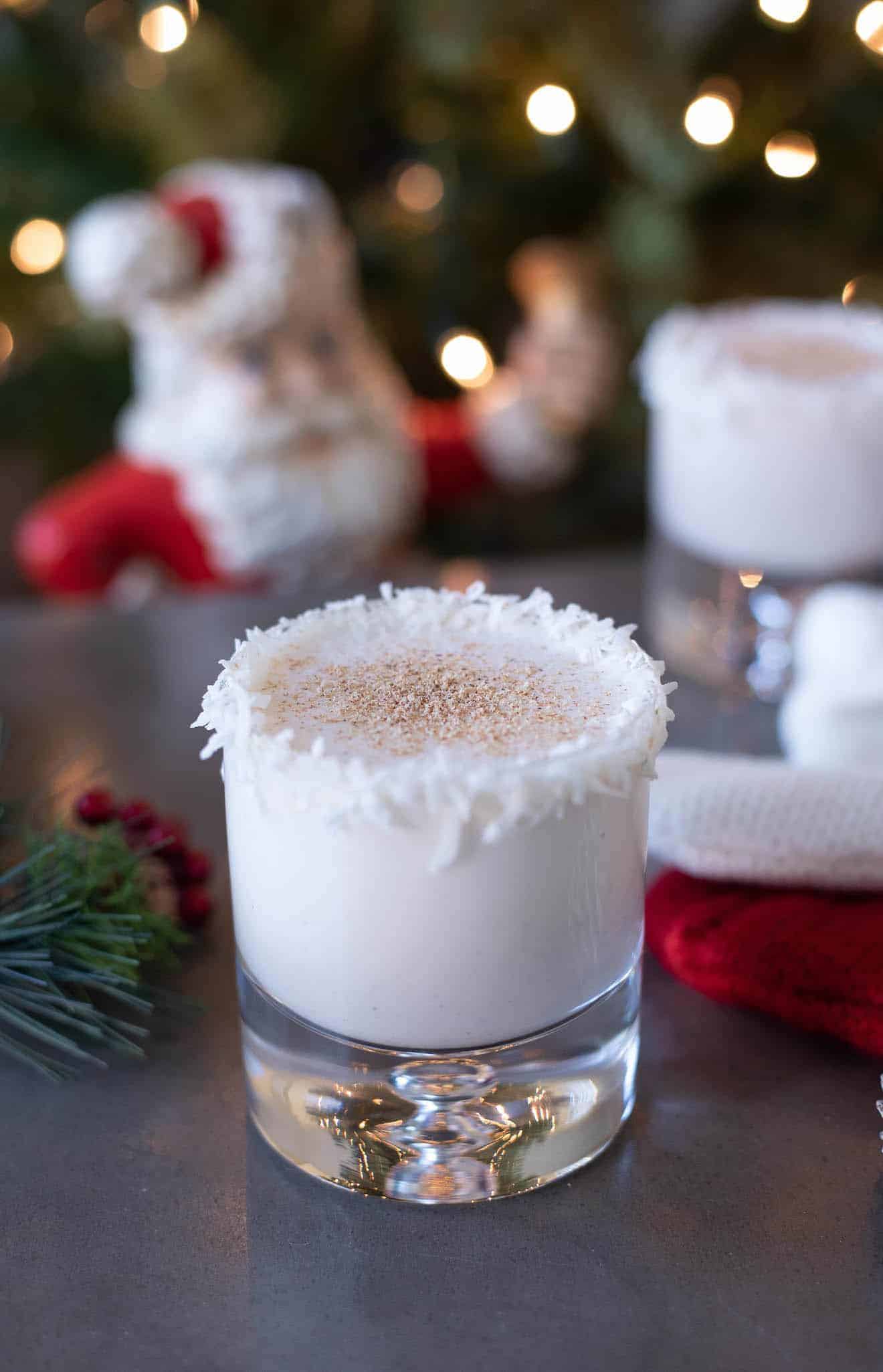 20+ Best Christmas Rum Drinks for the Holiday Season