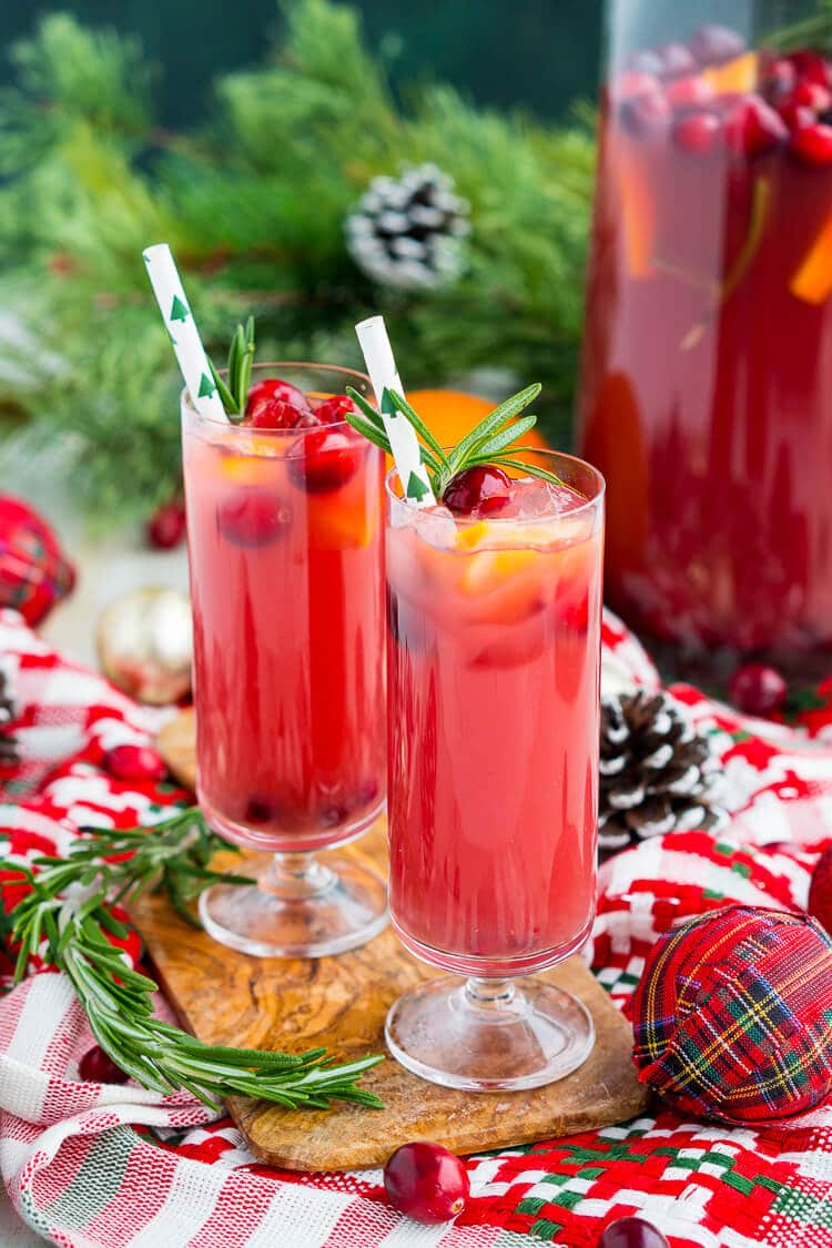 20+ Best Christmas Rum Drinks for the Holiday Season